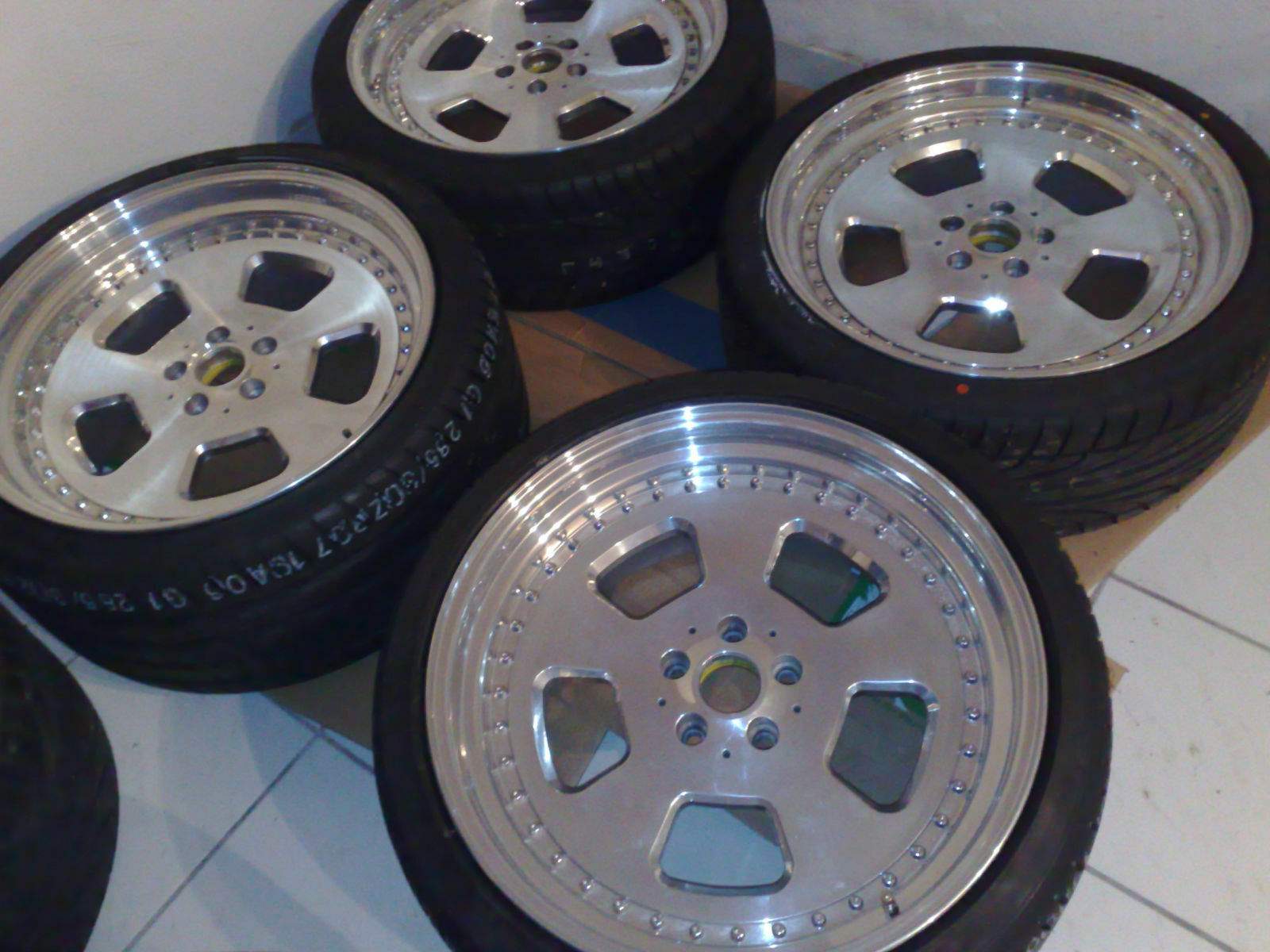 Alufelgen Dynatech M5 10,5x20" 9x20" mit neuen Reifen : Biete Reifen ...