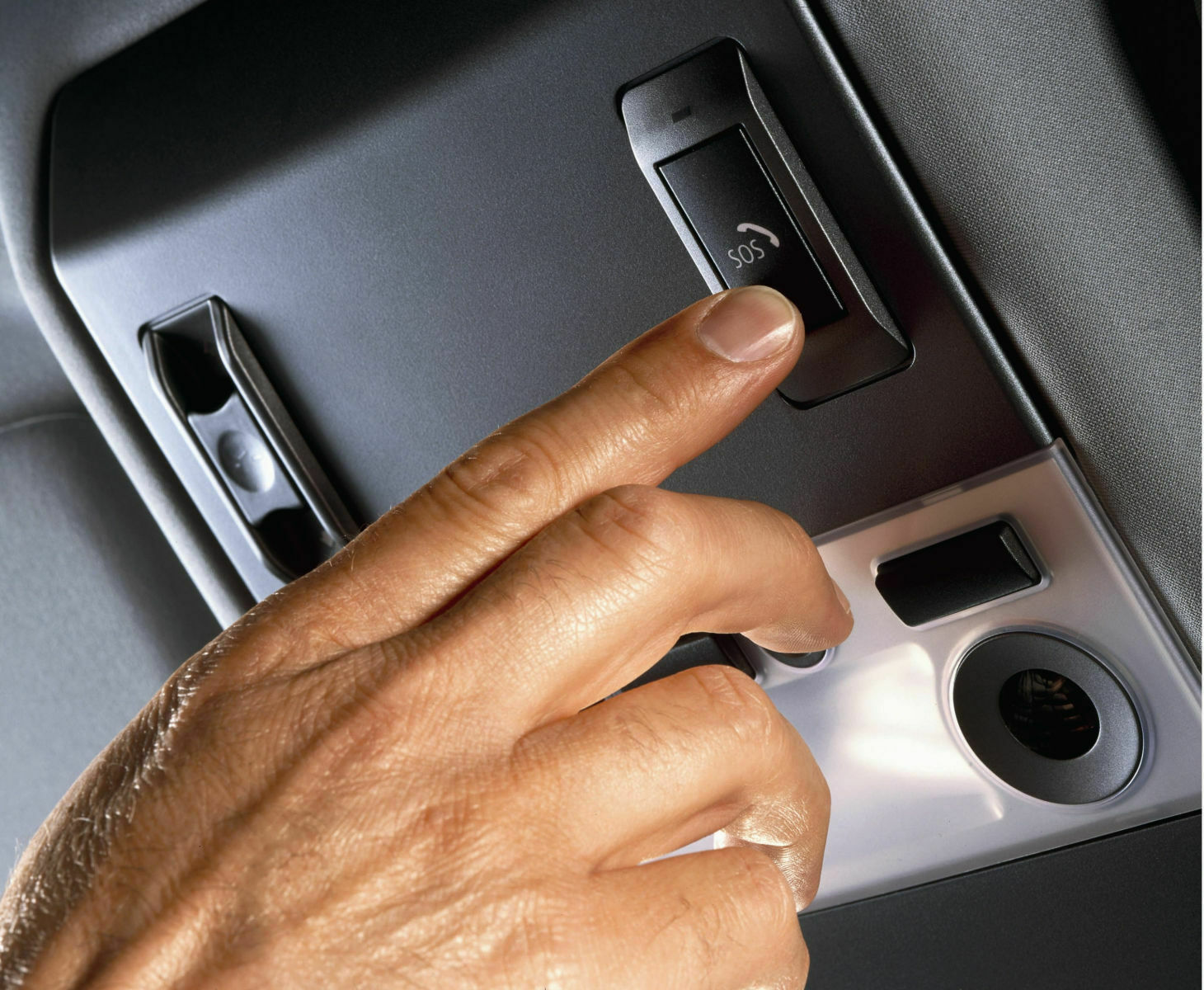 Manueller Notruf : BMW ConnectedDrive jetzt mit Erweitertem Notruf ...