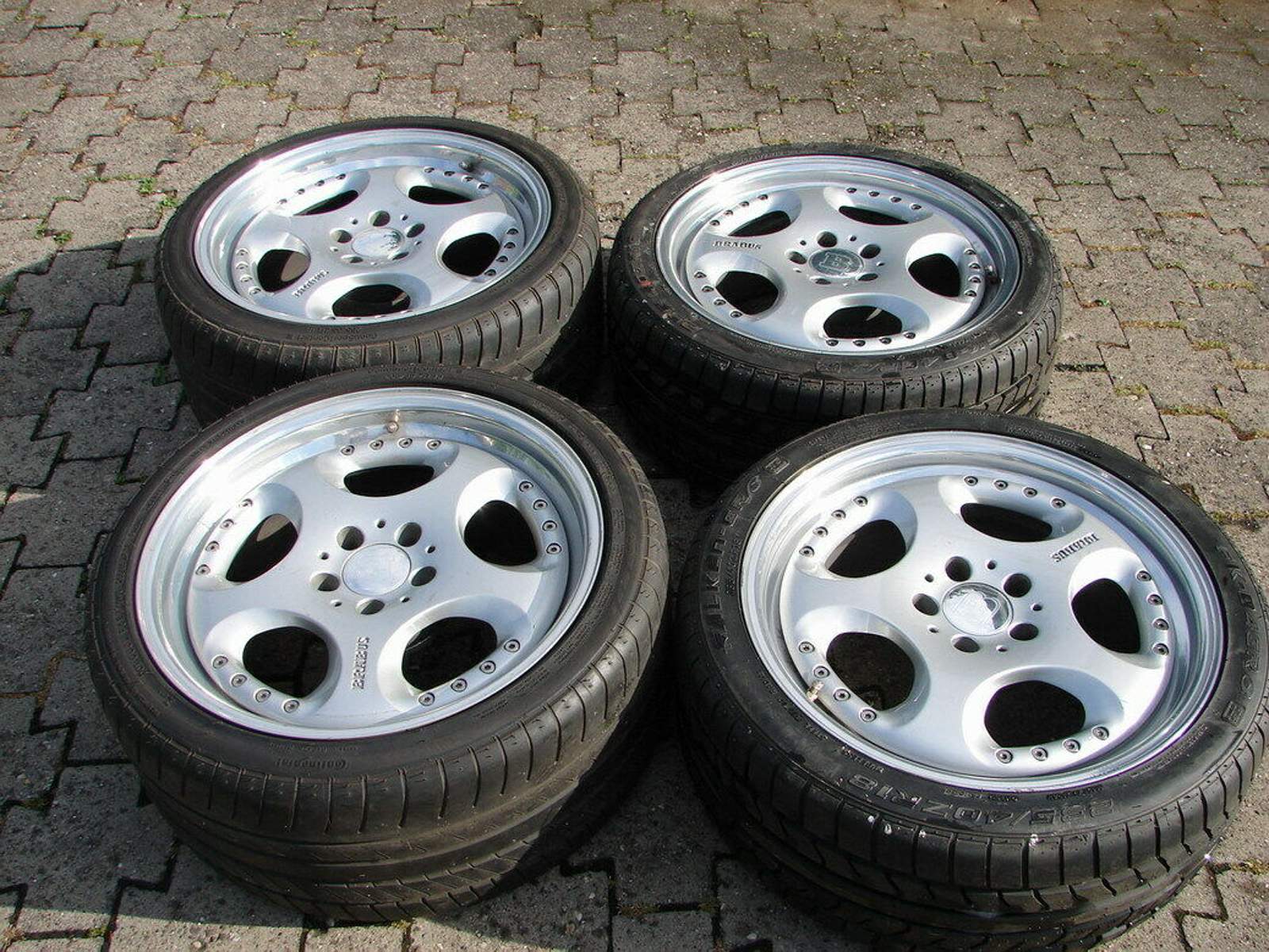 Bild #202756512 : Brabus Monoblock IV 8,5 + 9,5 x 18 : Biete Reifen ...