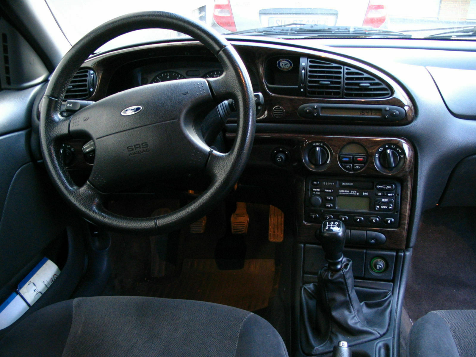 Cockpit : Ford Mondeo Turnier 1.8 Ghia - Neuer Preis : Biete Ford ...