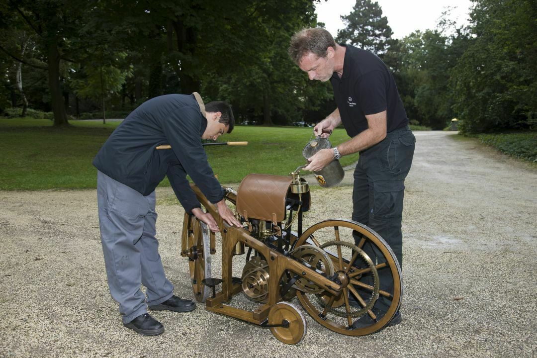 Daimler Reitwagen : 125. Jubiläum der "Fernfahrt" des Daimler ...