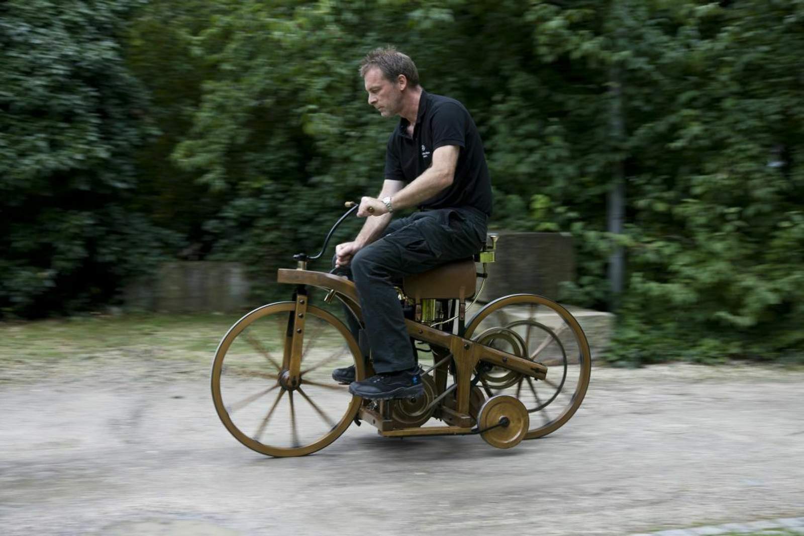 Daimler Reitwagen : 125. Jubiläum der "Fernfahrt" des Daimler ...