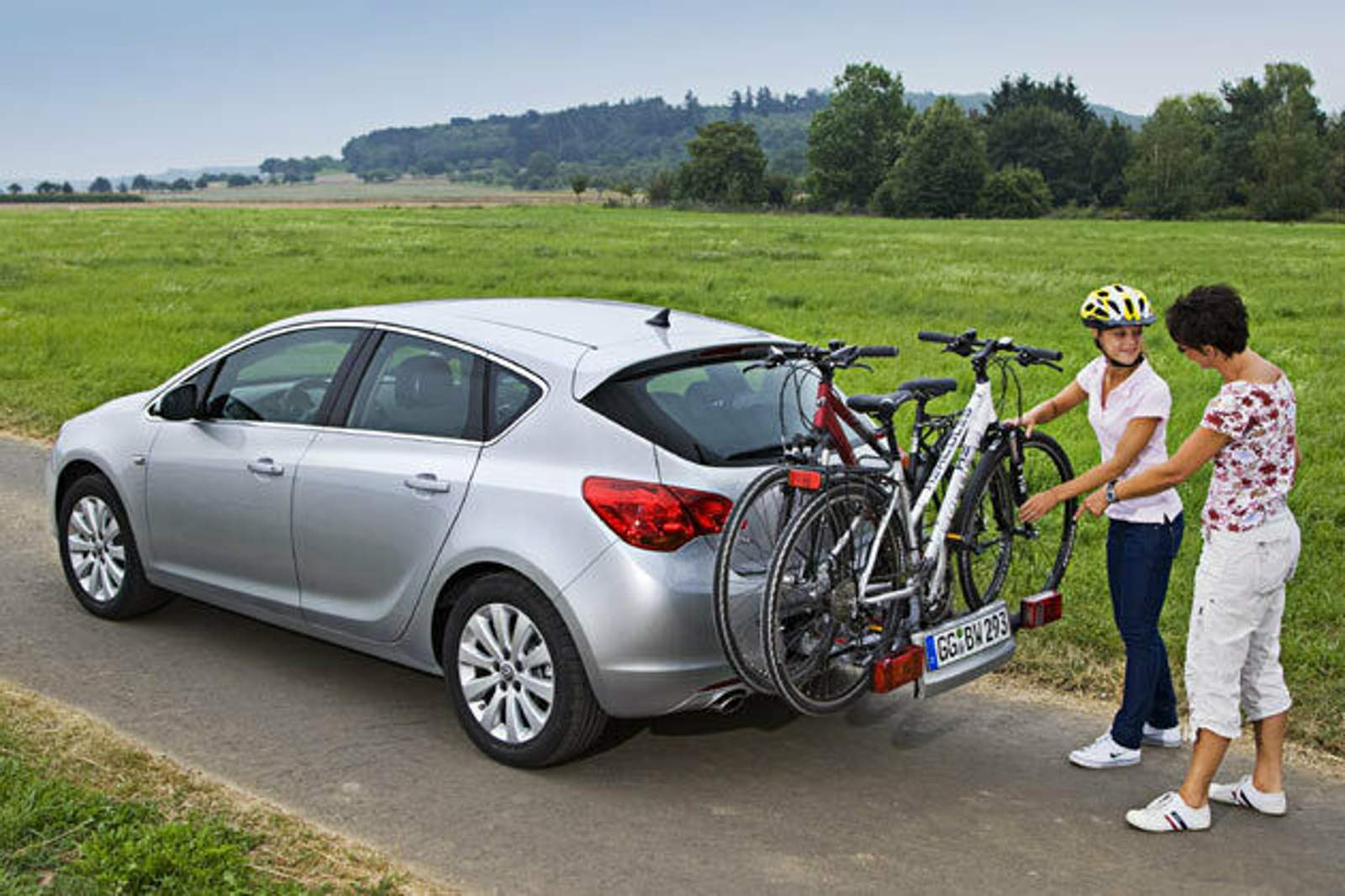 Bild #202995197 : Opel: FlexFix-Fahrradträger für den neuen Astra ...