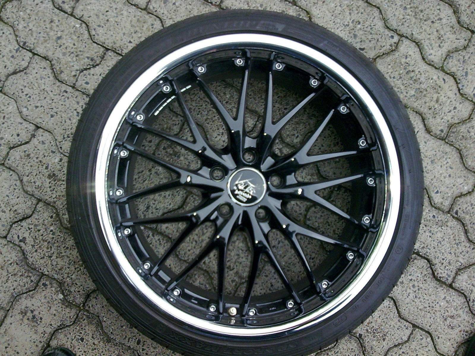 Barracuda Voltec T6 8x19 ET38 5x112 mit 225/35/R19 Dunlop Sport Maxx ...