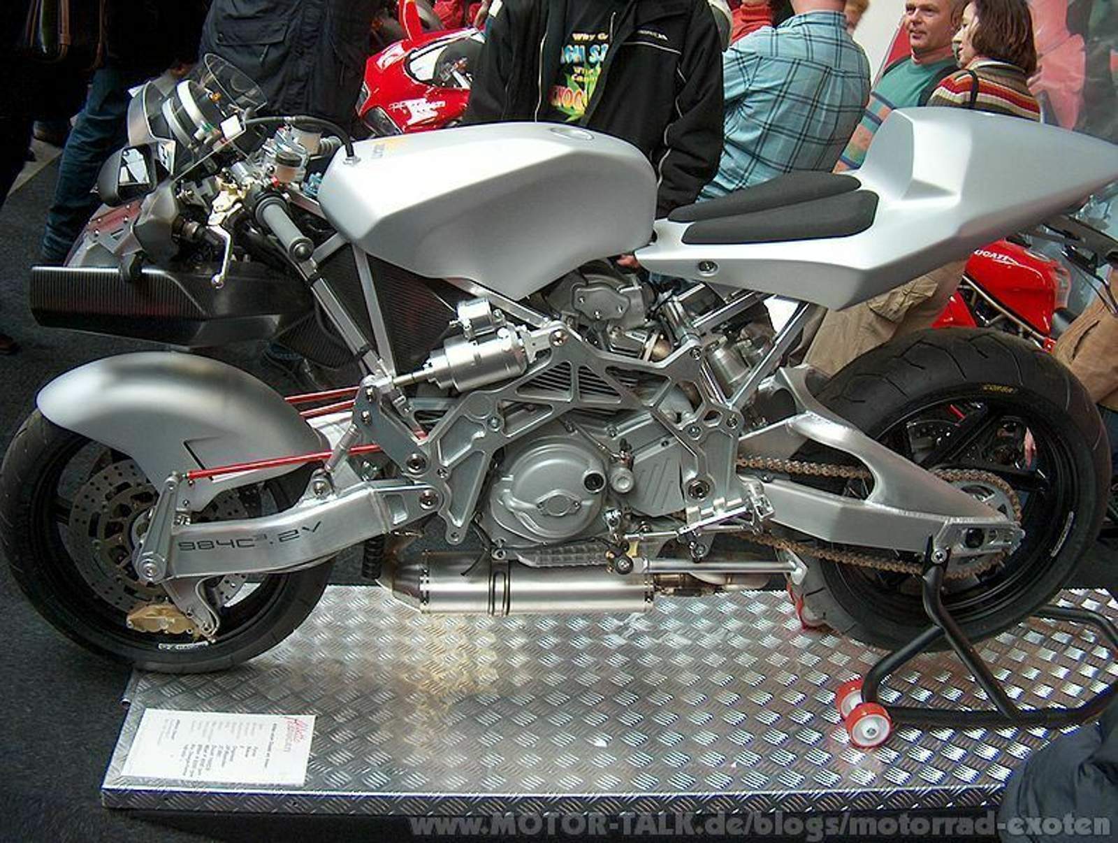 Die 12 teuersten Serienmotorräder - Platz 9: Vyrus 985 : Motorrad-Exoten