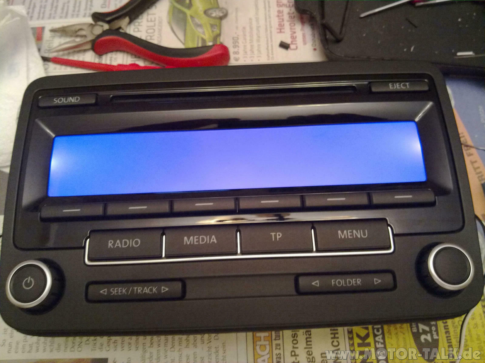 13032010120 : RCD 310 mit rotem Display bei Nacht und blauem bei Tag ...