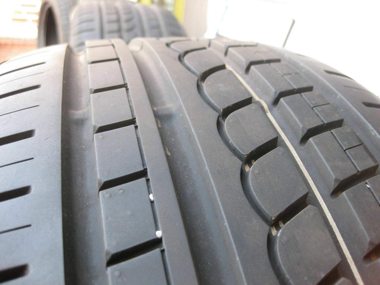 Pirelli PZERO Rosso 235/40 ZR18 95Y - Profil ca. 7-8mm - nur 4.500 km ...