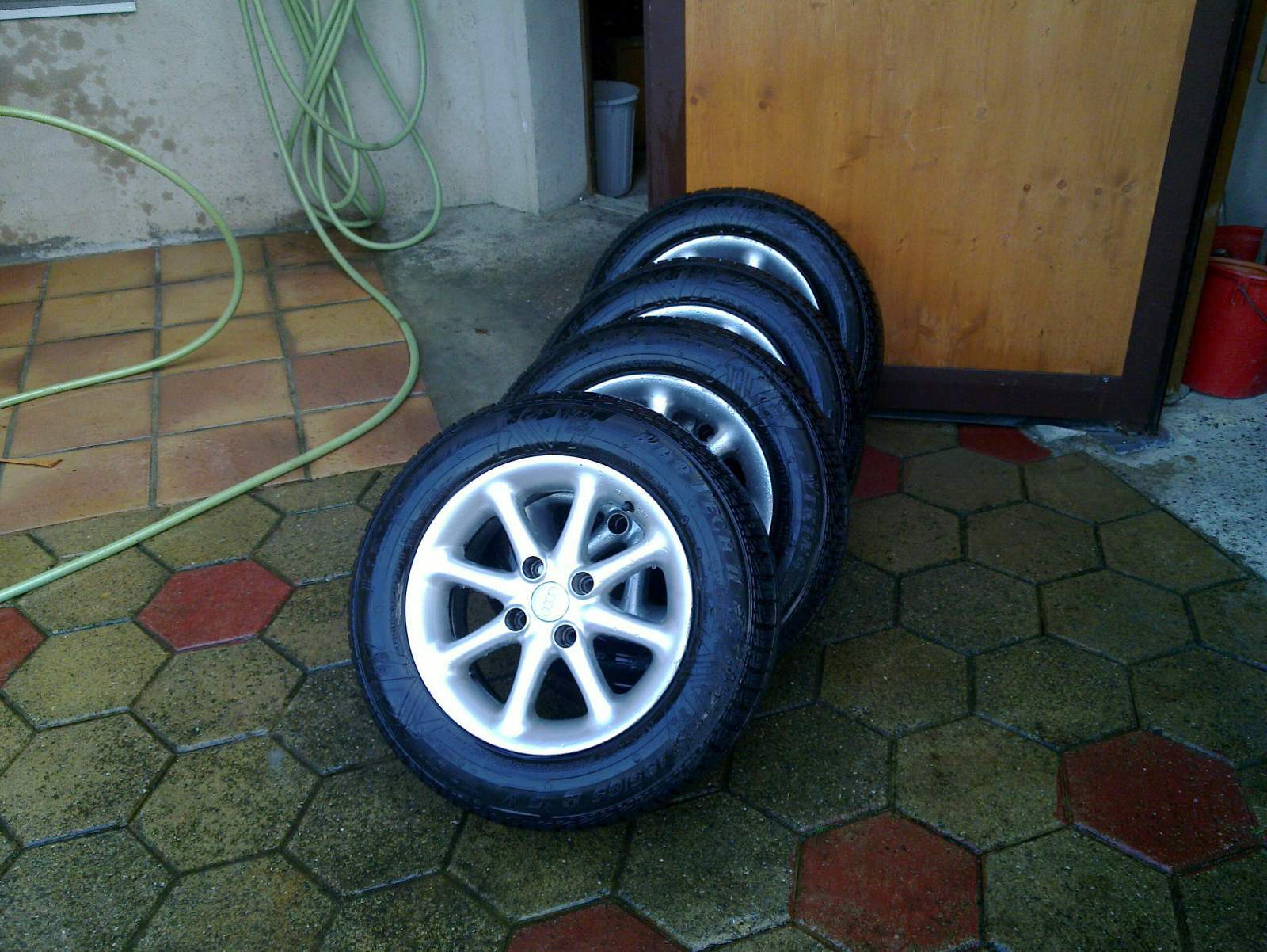 20100409-012 : 4 Sommerreifen Audi 80 / 90 Alufelgen Felgen 4x108 15 ...