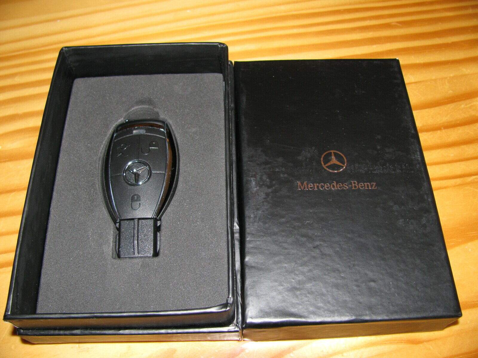 USB Stick 4GB Design Chromschlüssel Neu : Biete Mercedes