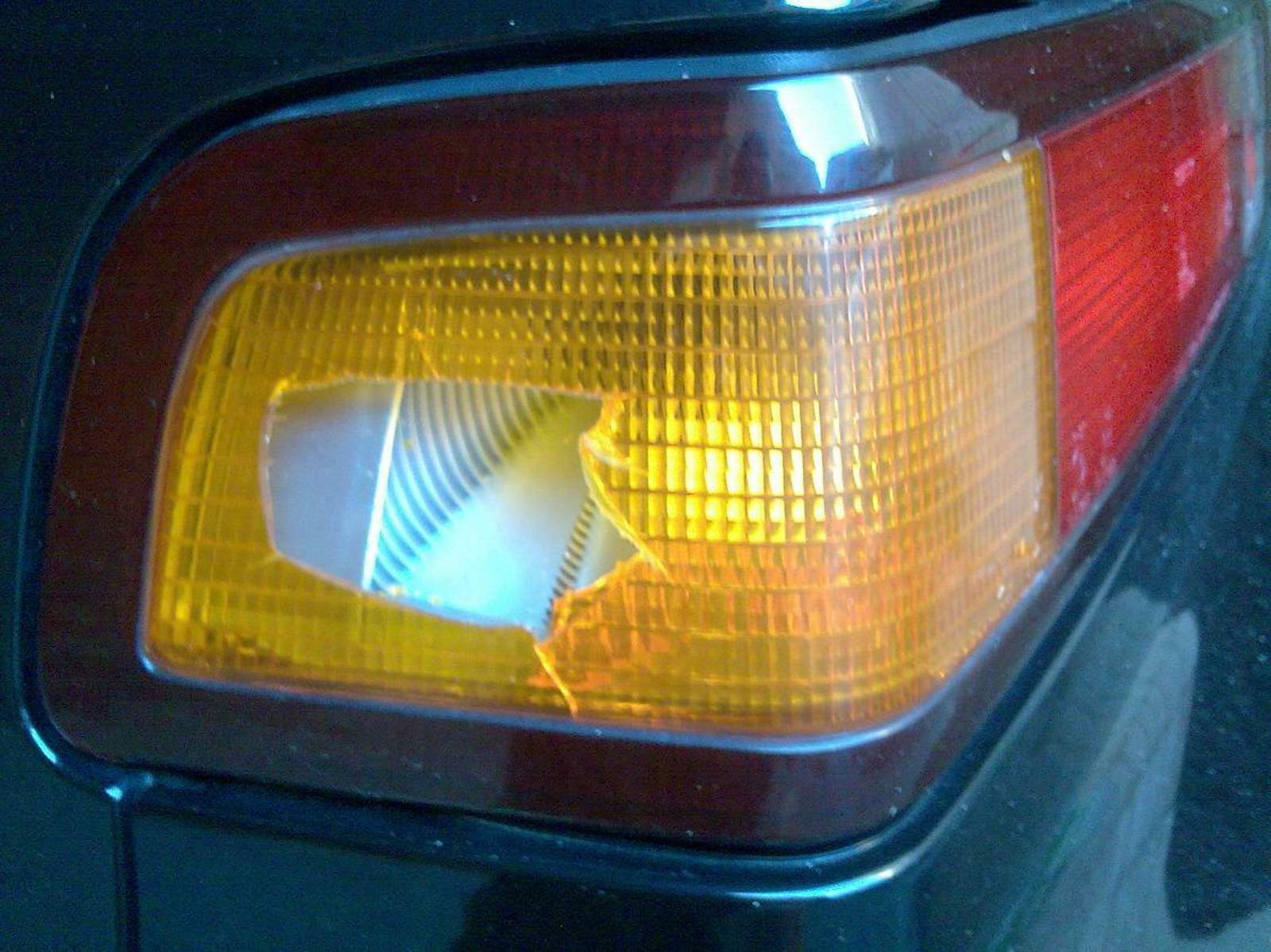 Ed9 Rücklicht links : Suche