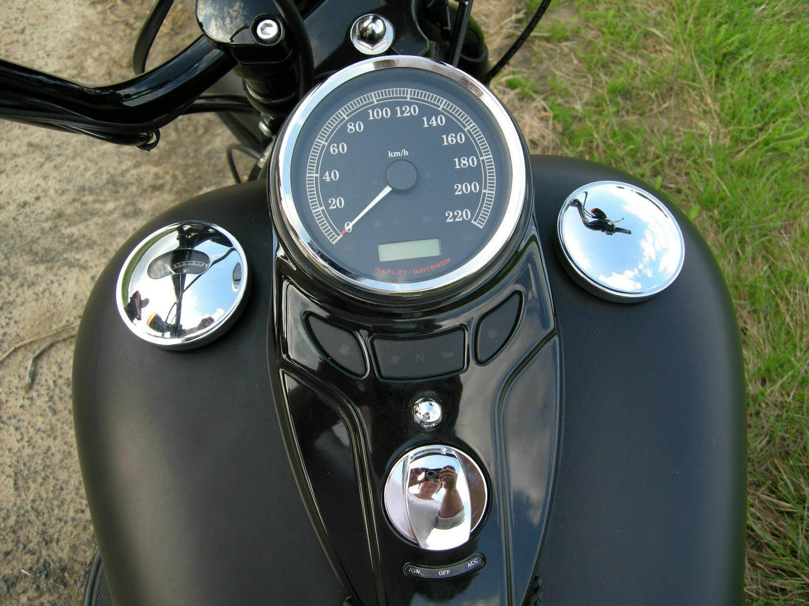 Cross-Bones Dashboard : Harley-Davidson FLS Cross Bones Twin Cam 96b ...