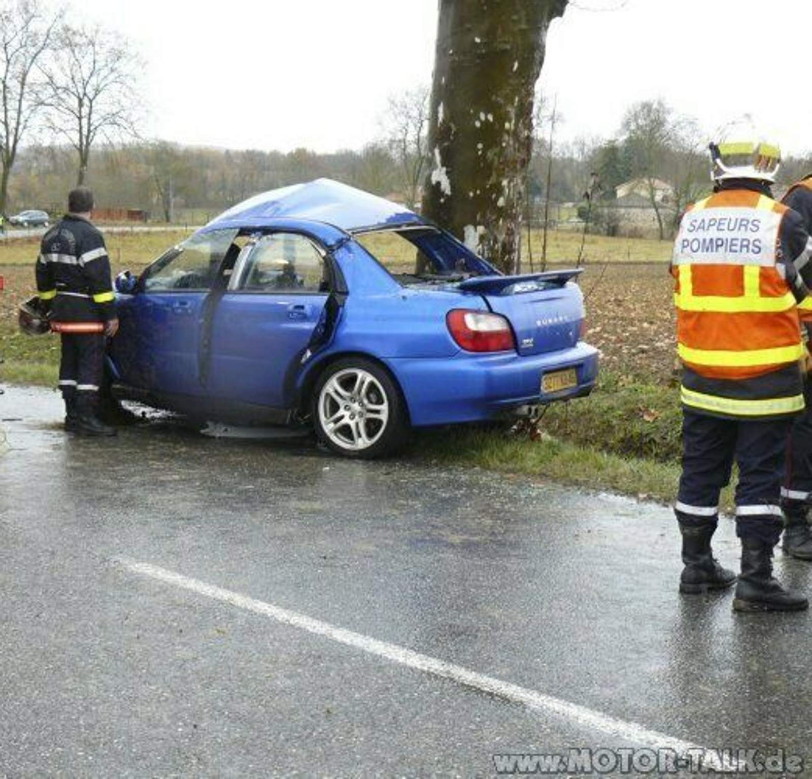 Subaru Crash : Blau-Brause aus Japan : Classic Driving News : #204222702