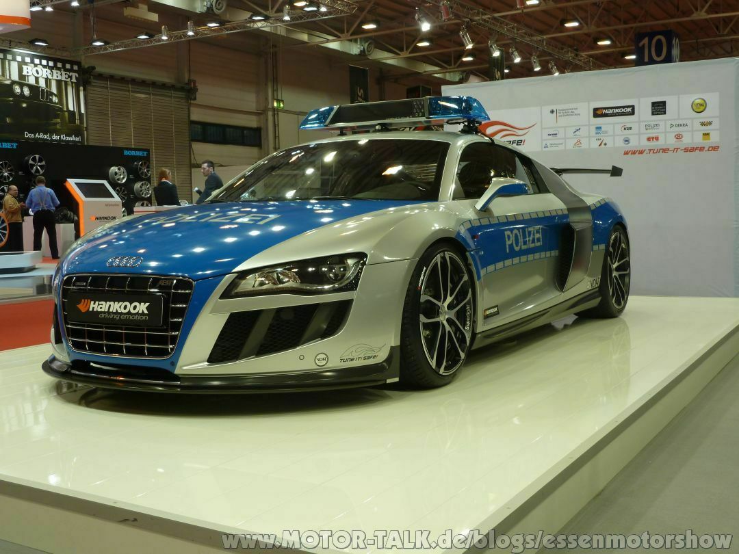 Polizei Audi R8 : Es geht bunt her – MOTOR-TALKER zu Besuch auf der ...