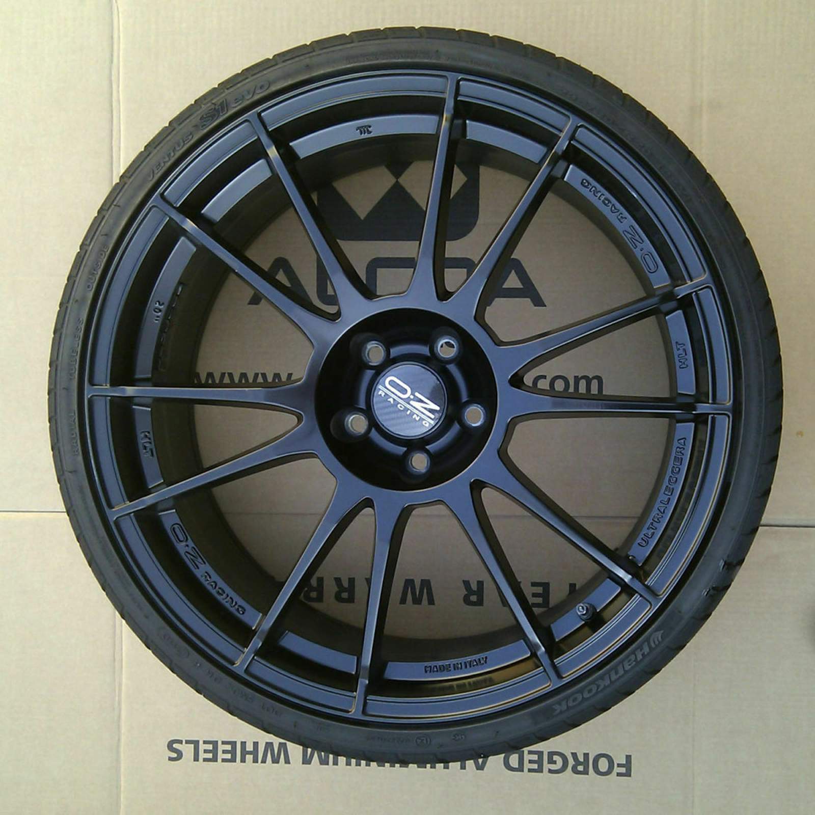 OZ Ultraleggera HLT : OZ Ultraleggera HLT 8.5x20 ET32 5x112 Schwarz ...