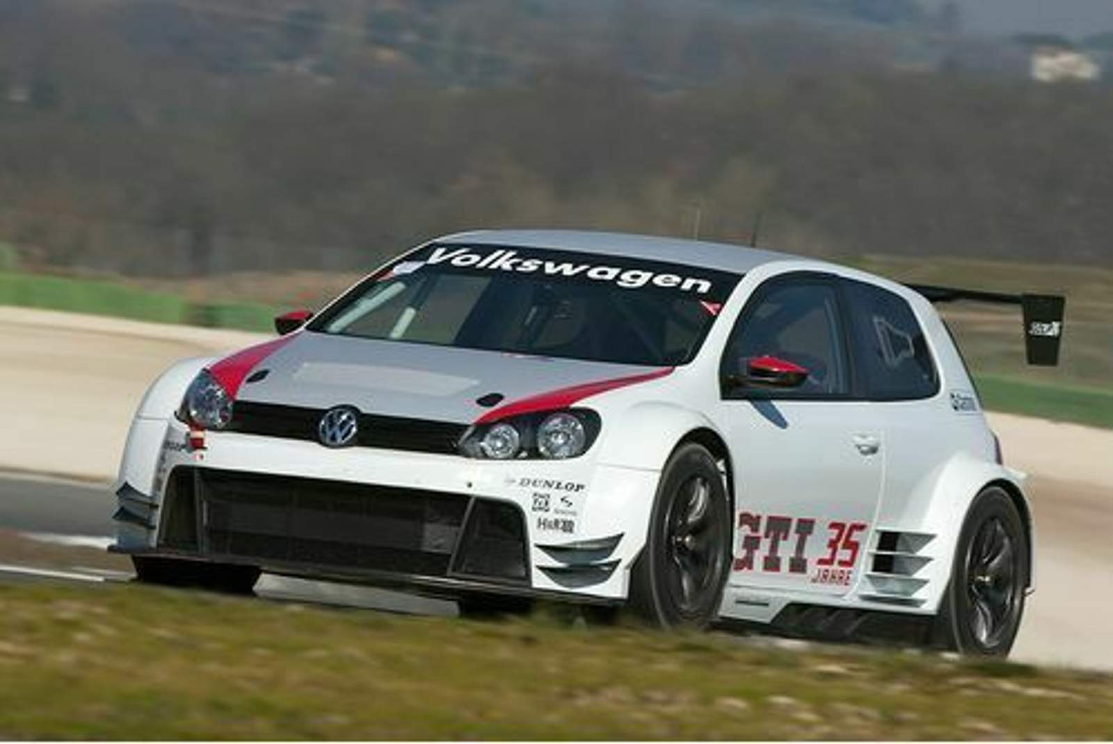 Bild #203802884 : Renn-Golf im XXL-Format : Motorsport News : #203802884