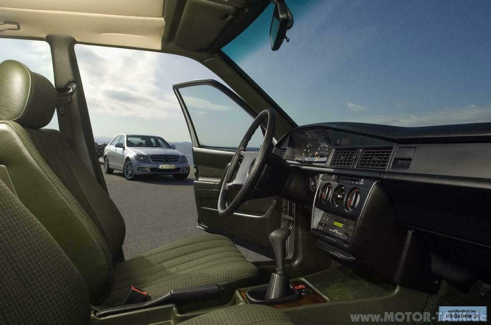 W201-interior-2 : Der billigste Mercedes Deutschlands : Classic Driving ...