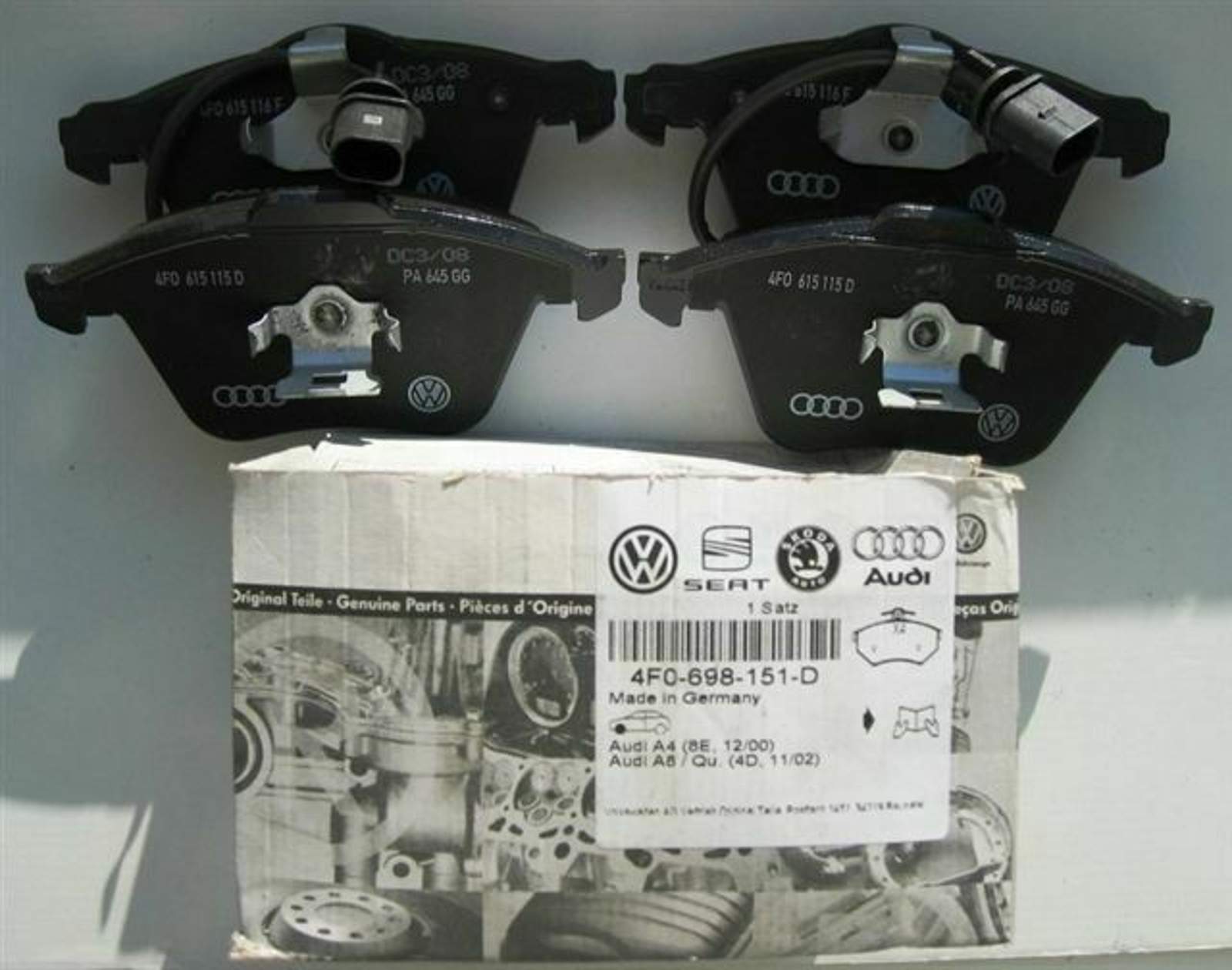 Bremsbeläge Bremsklötze Original Audi A6 Teile Nr. 4F0698151D : Biete