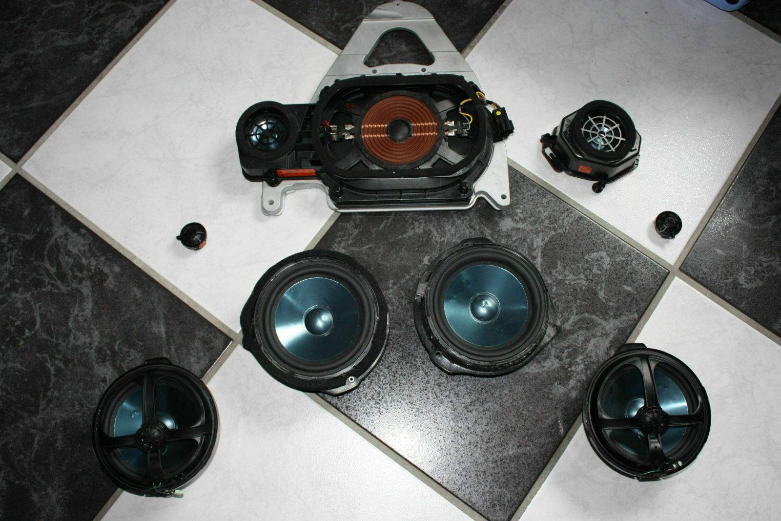 HK-Soundsystem für W204 C-Klasse (nur Lautsprecher) : Biete