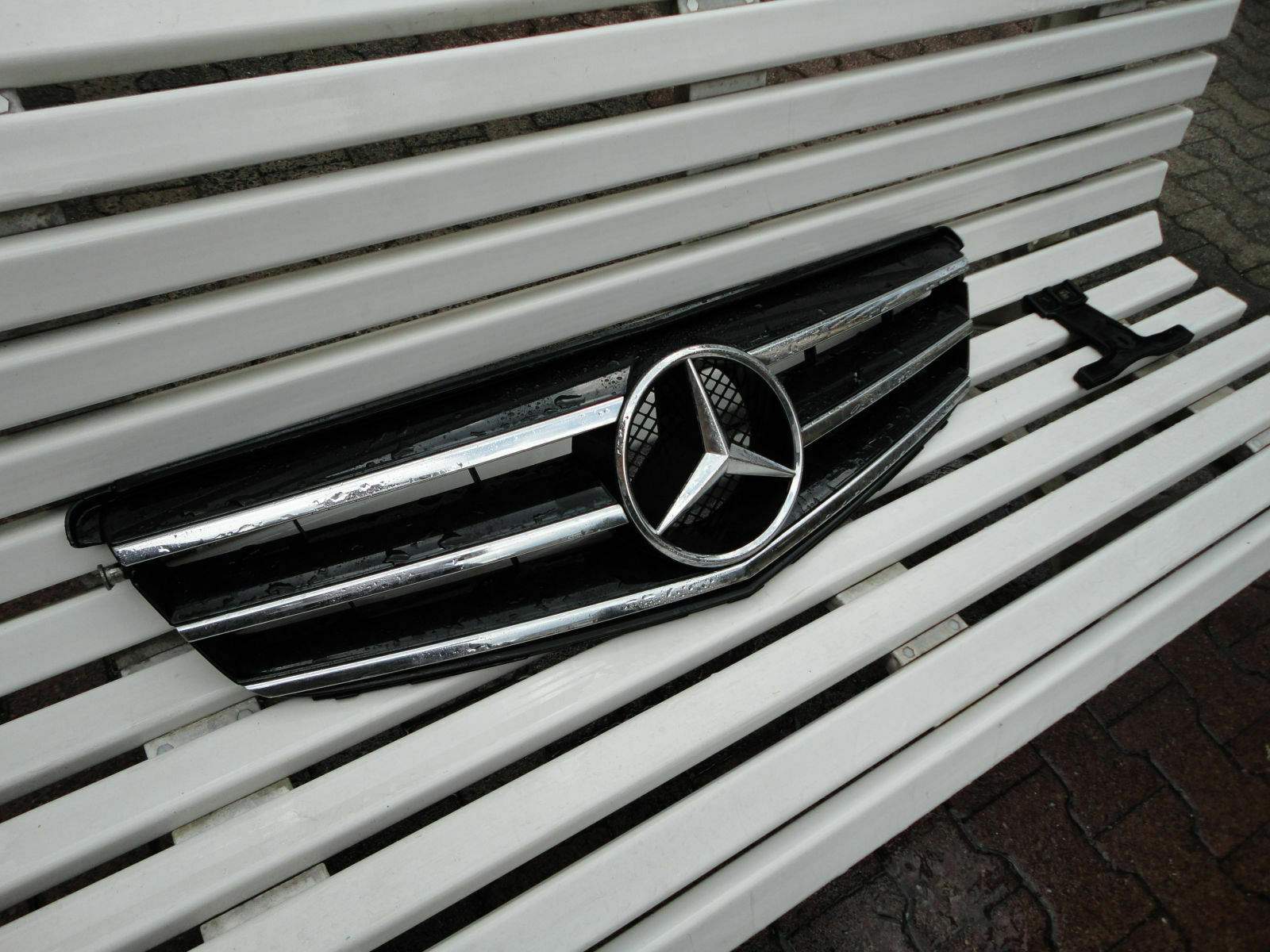 W204 Amg Kühlergrill Orig Mercedes 2 Lamellen Biete