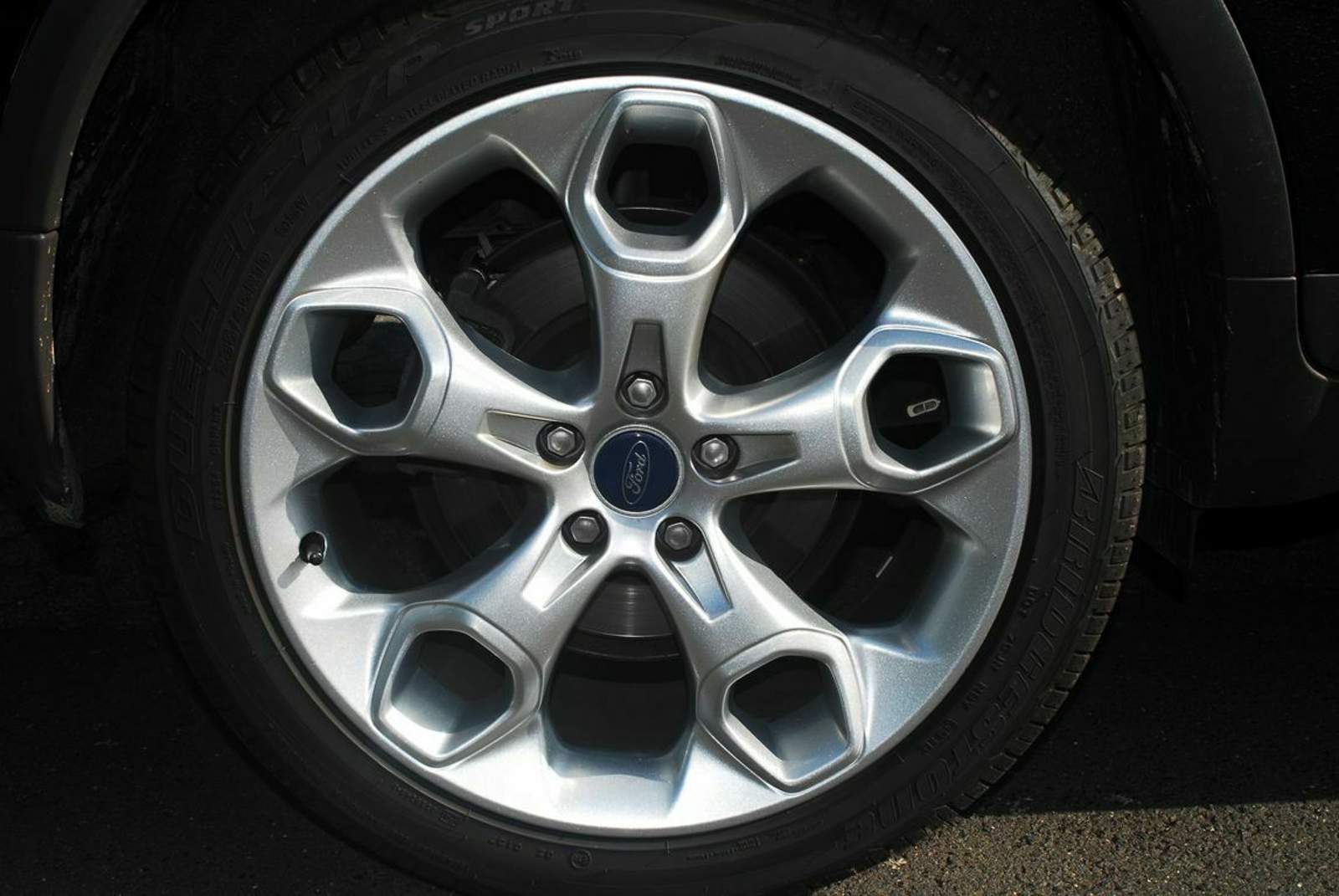 Ford Kuga 19 Zoll Felgen mit neuen Reifen : Biete