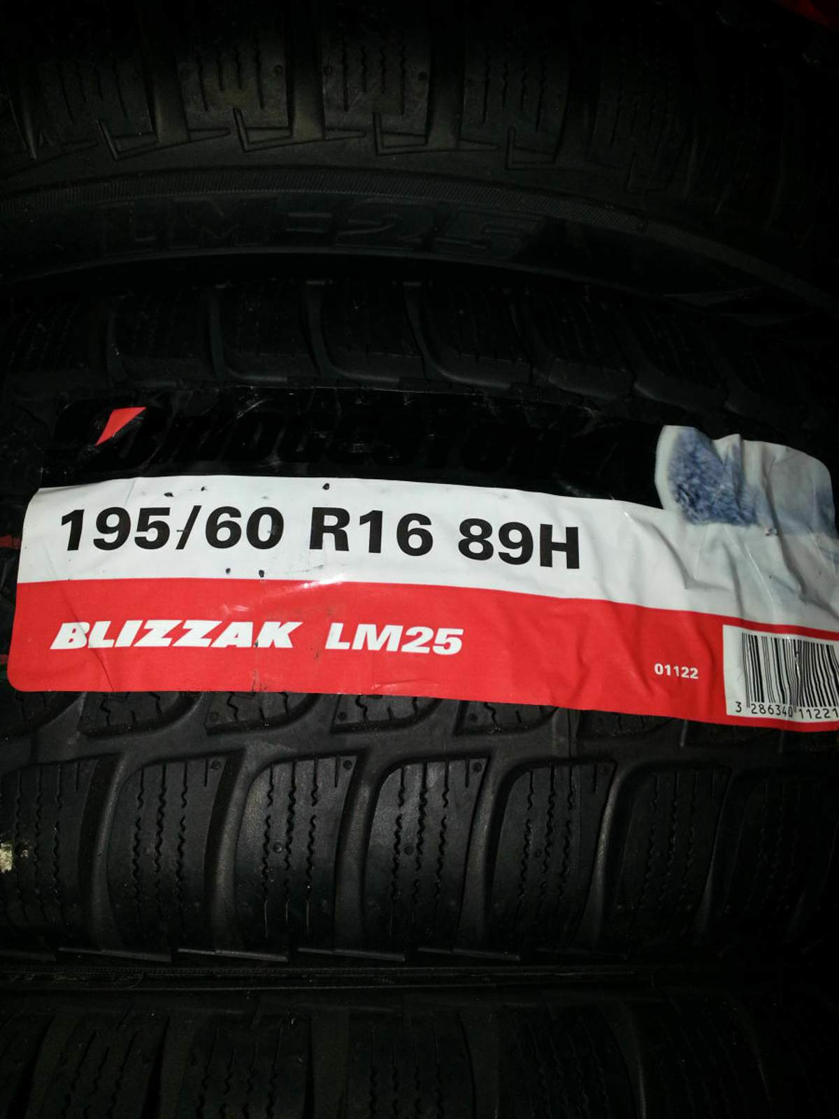 4x Winterreifen Bridgestone Blizzak 195/60/ R16 89H NEU! : Biete