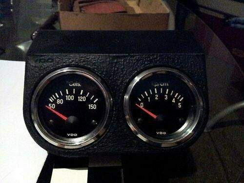 VDO Instrumentenhalter aus Vollgummi für 2 Instrumente gesucht : Suche