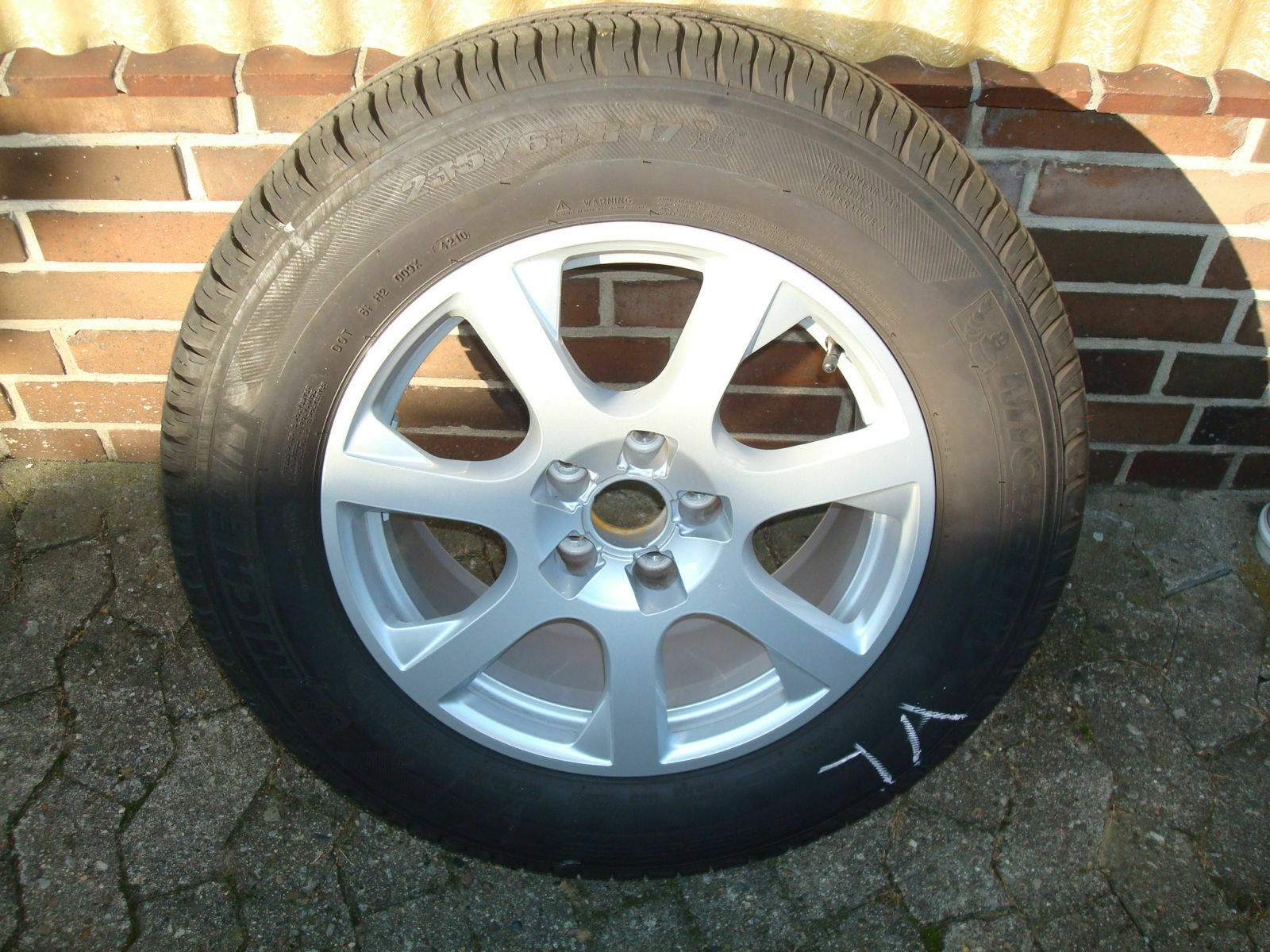 Q5 Rädersatz 235 / 65 R17 104V Winter- Ganzjahresreifen : Biete