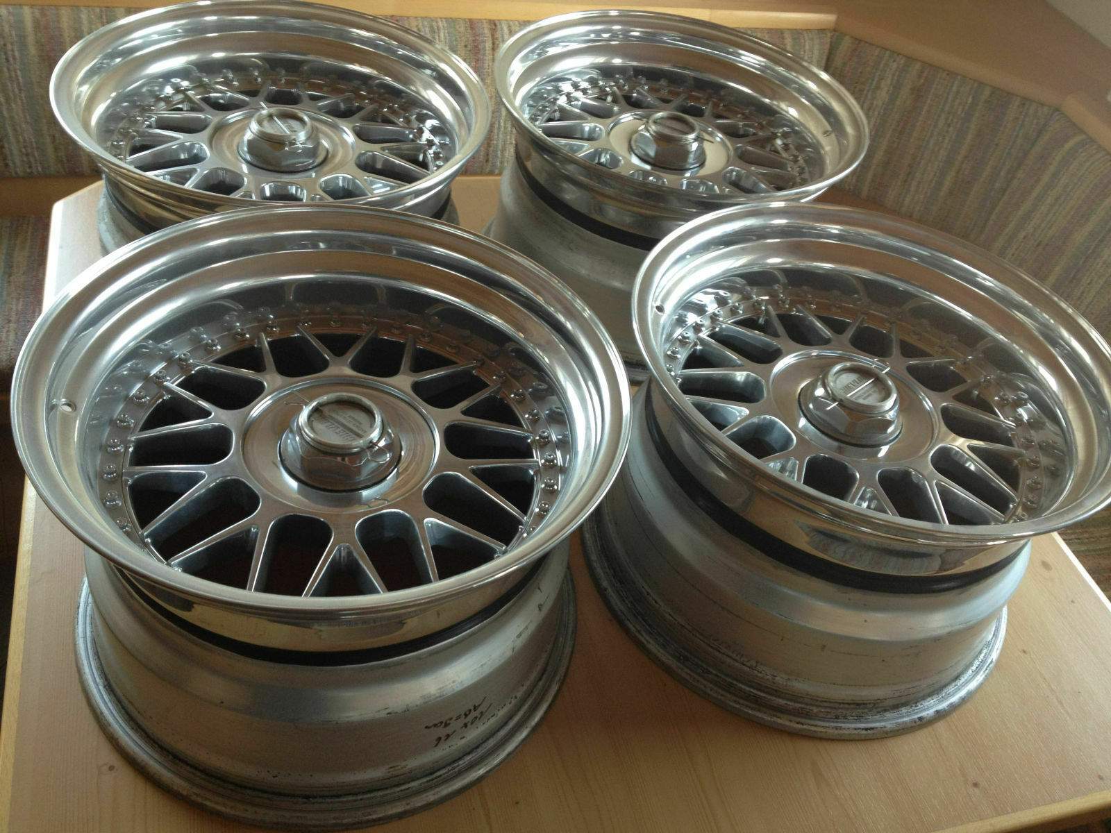 WRD Mesh 16 Zoll hochglanzverdichtet : Biete