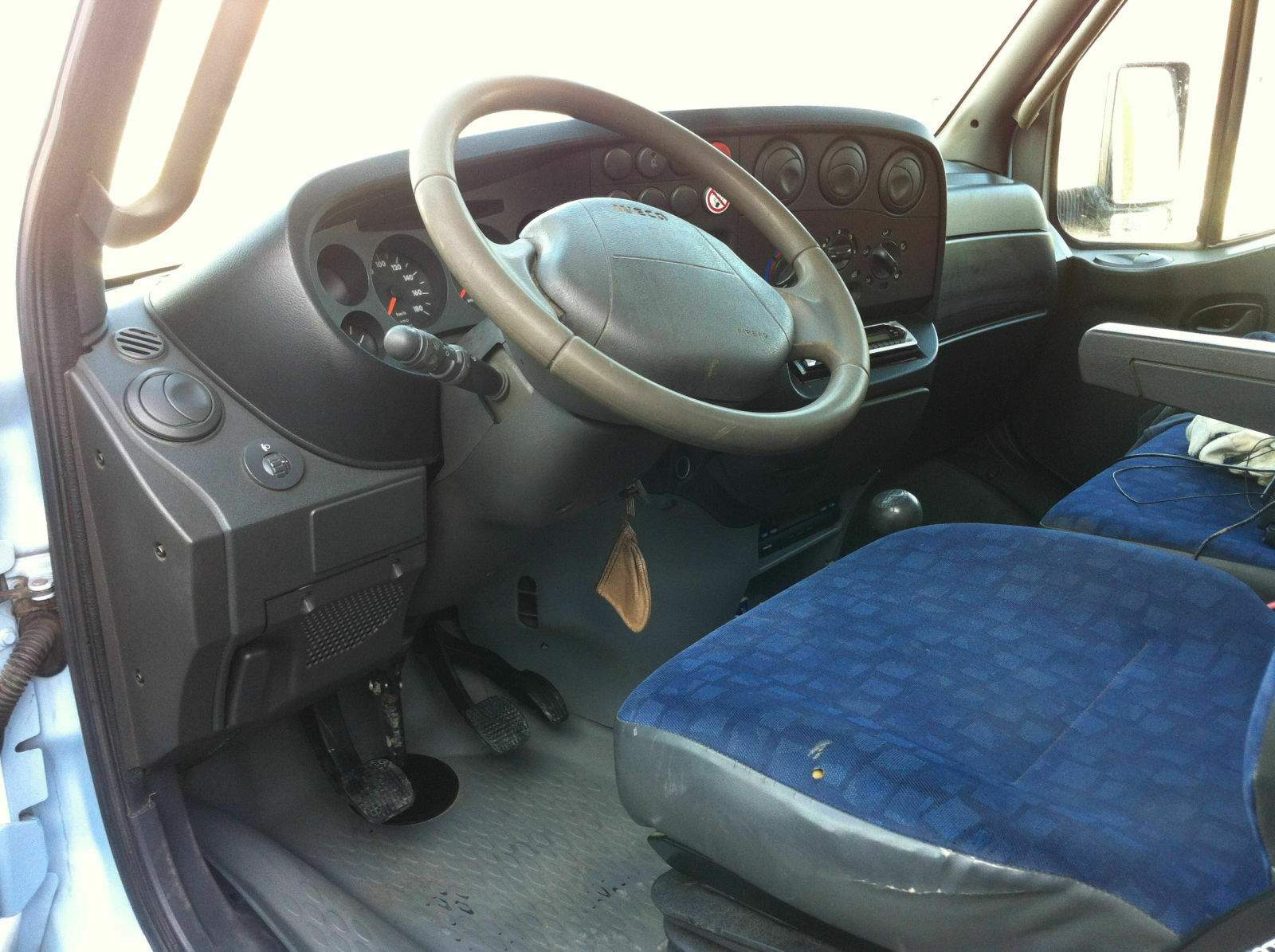 Innen : Iveco Daily III 65 C 15 LKW mit Pritsche : Biete : #204566658