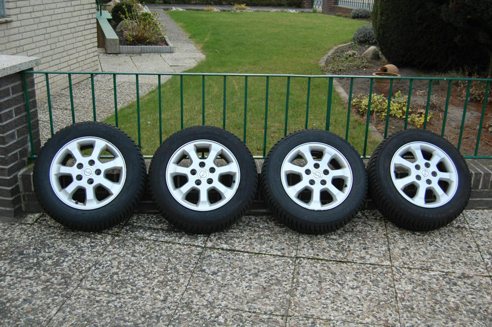 Opel Astra G Felgen 15" mit Winterreifen : Biete