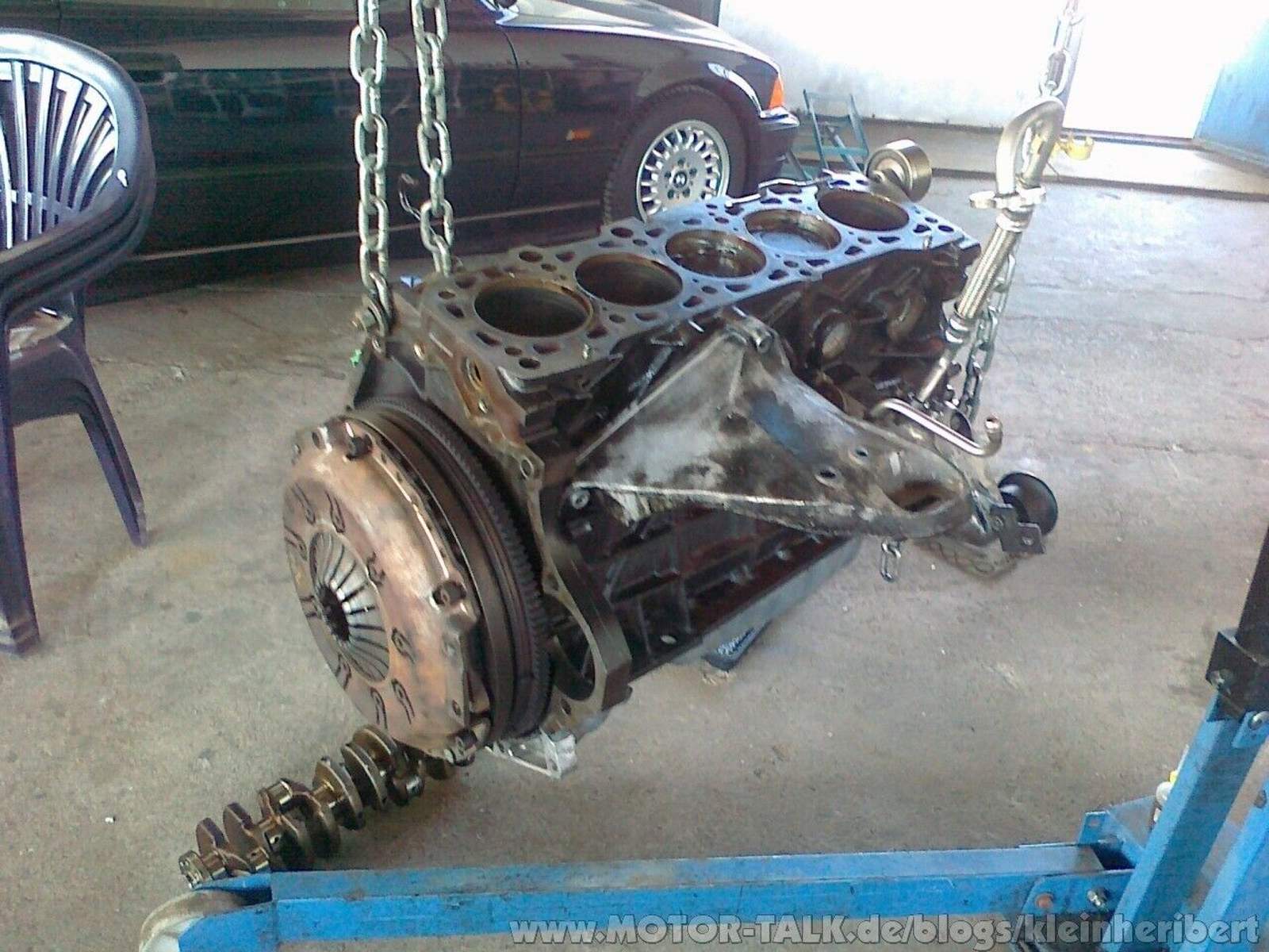 Motormontage..oder: Beschwingt rotiert das Schwungrad.. : Kleinheribert