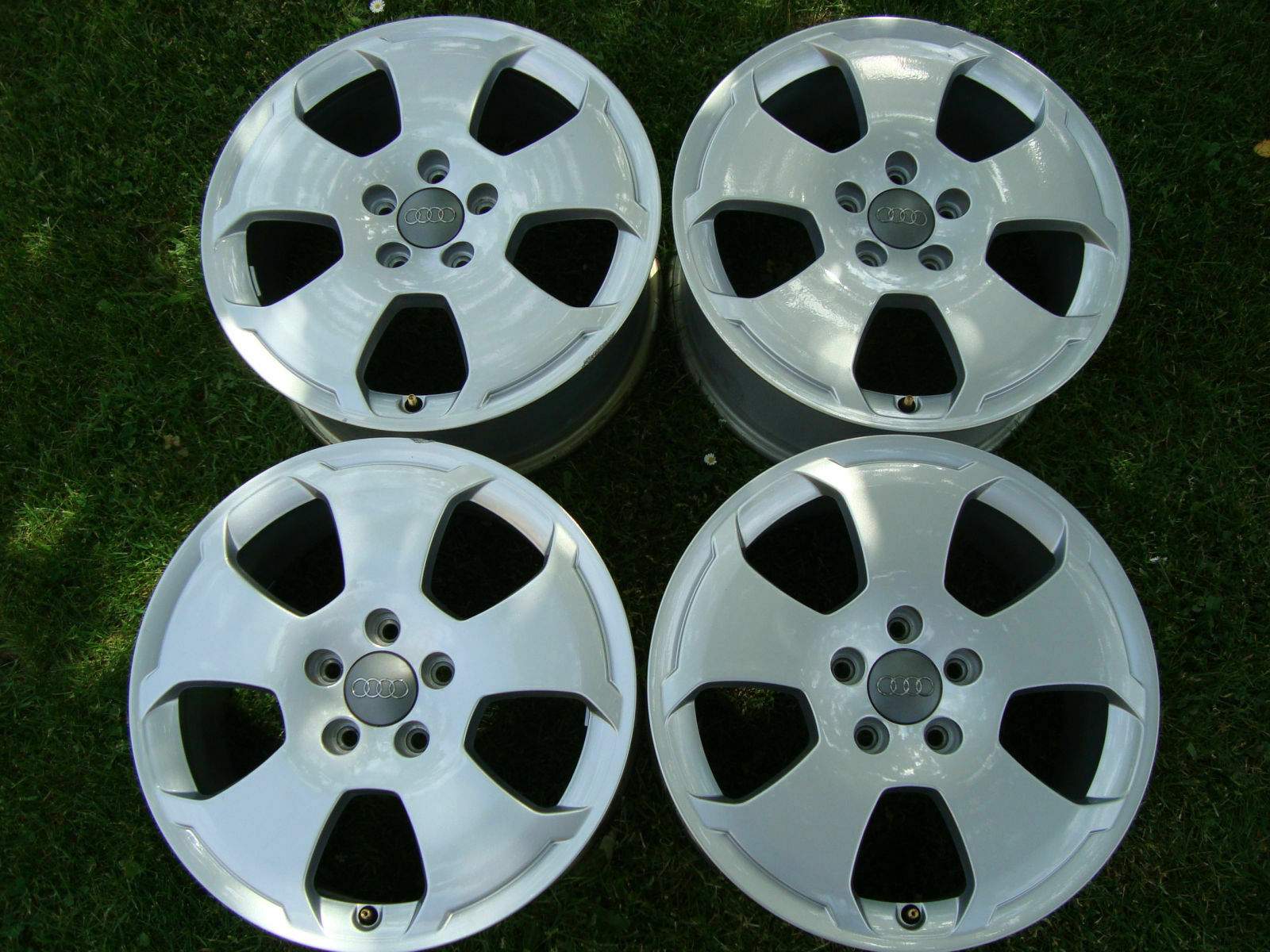 Audi A3 Felgen S-Line / Ambition Felgen 7,5 J x 17 ET56 : Biete