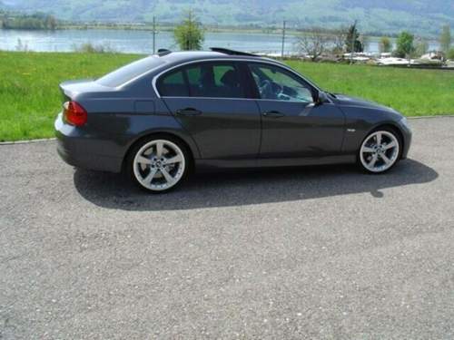 BMW E90 330xd : Biete