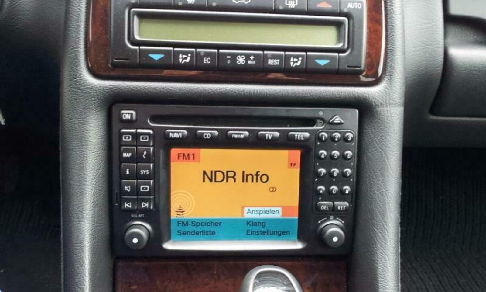 Comand 2.0 mit Wechsler und neuen Knöpfen für W208 : Biete