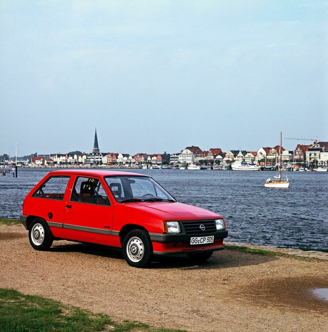 Opel Corsa A, 1982 : Die schwarze Serie von Rüsselsheim : Opel News ...