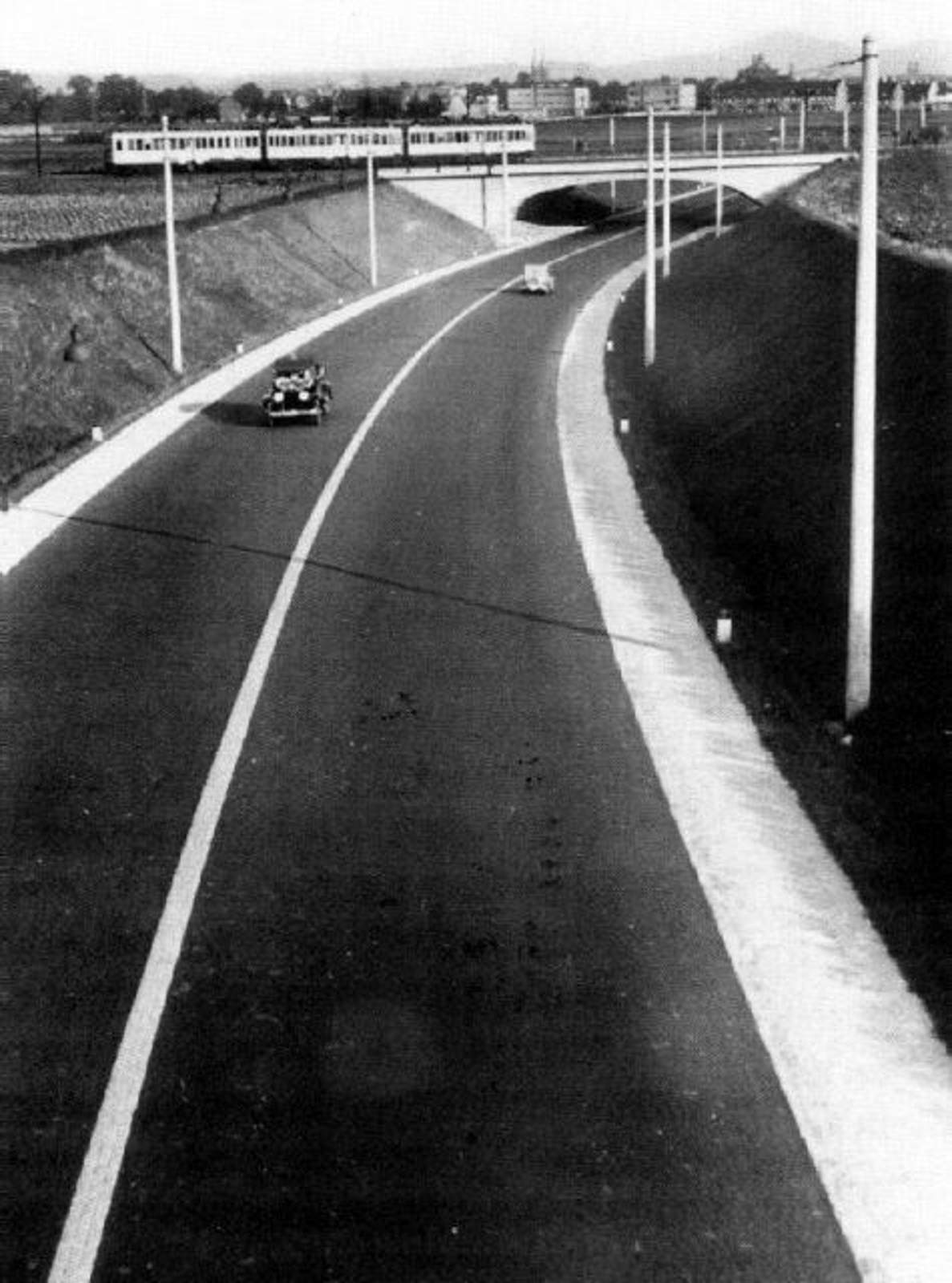 Die deutsche Autobahn wird 80 Jahre alt