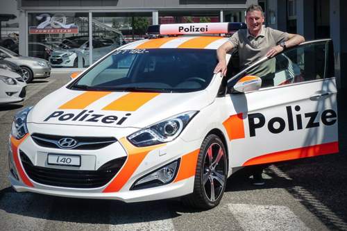 Schweizer Autohaus vermietet gefaktes Polizei-Auto | Hyundai i40