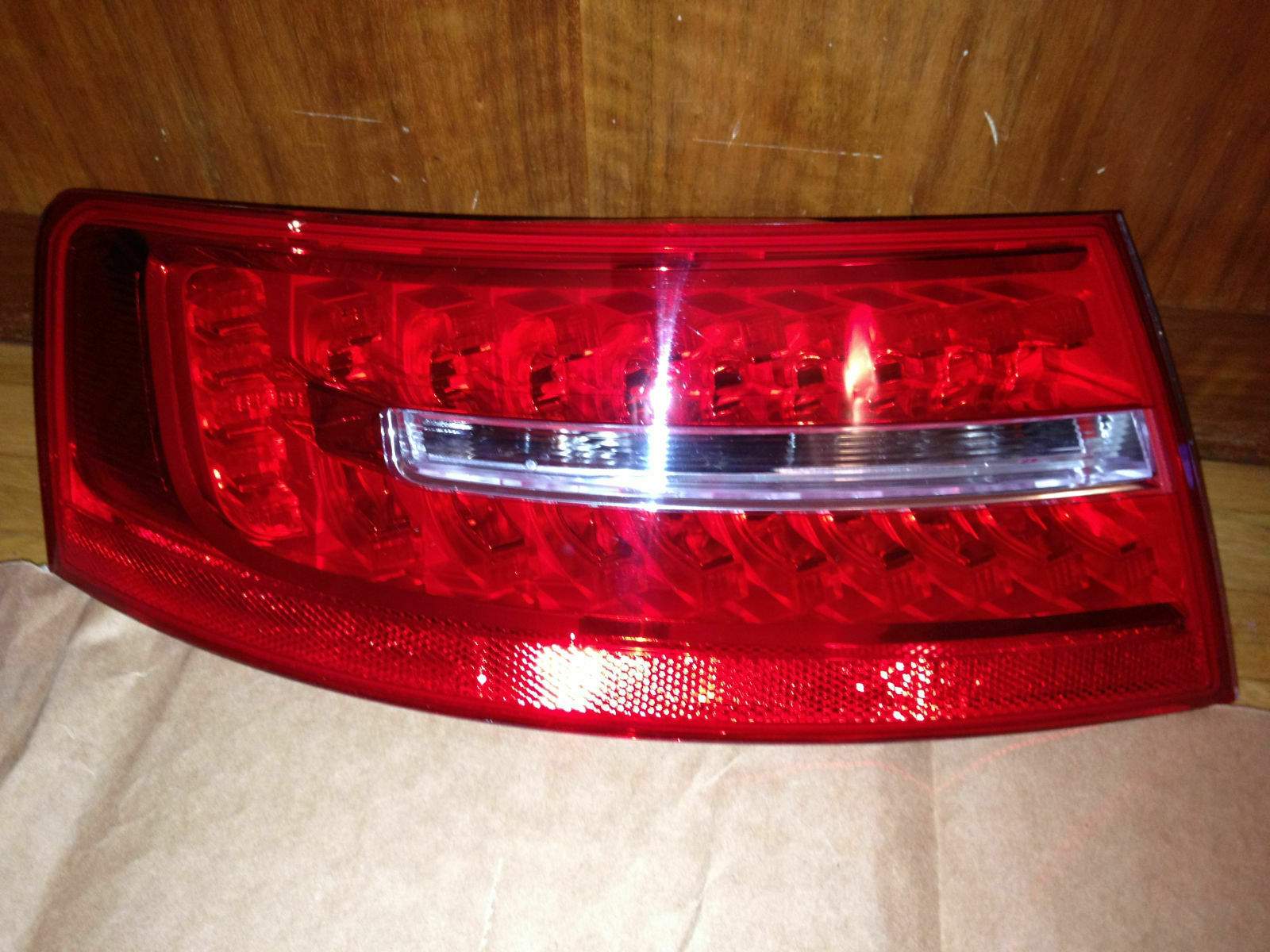 LED Rückleuchte Audi A6 4F links : Biete