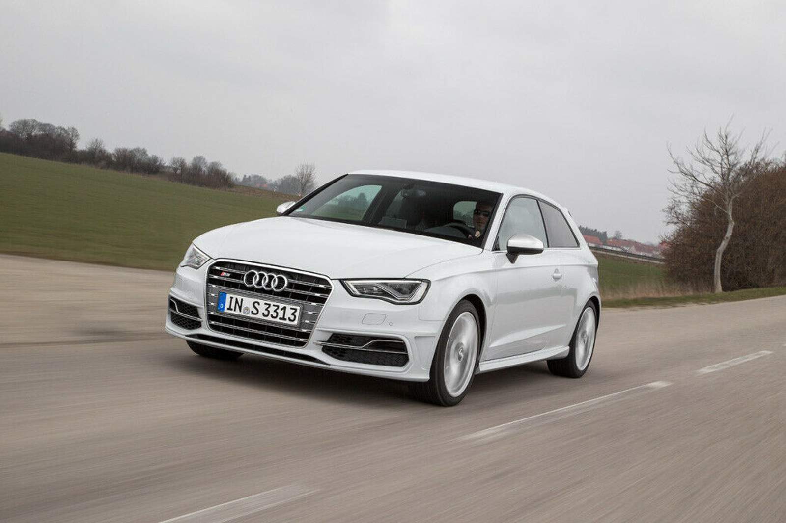 Audi S3: 300 PS stark, 250 km/h schnell : Nicht ohne meinen Turnbeutel ...