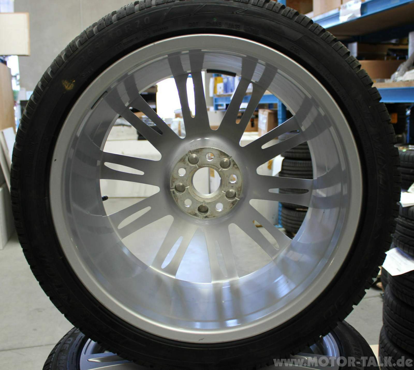 Audi Winterkompletträder 265/40 R20 104V im 10-Parallelspeichen-Design ...