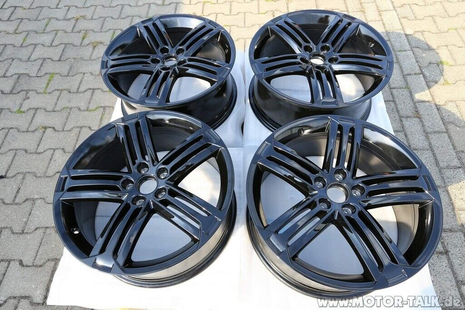Verkaufe original Golf VI R Felgen -Talladega 8* 19" ET 50 Schwarz : Biete