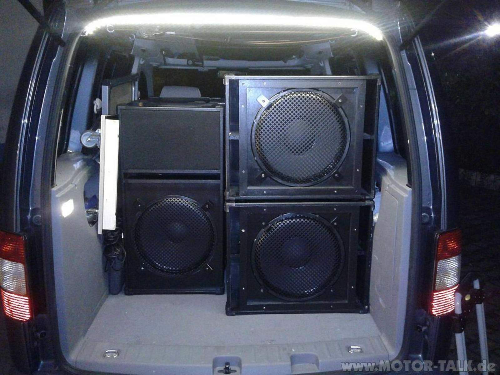 Subwoofer : Die schönsten Caddybilder : VW Caddy : #206264944