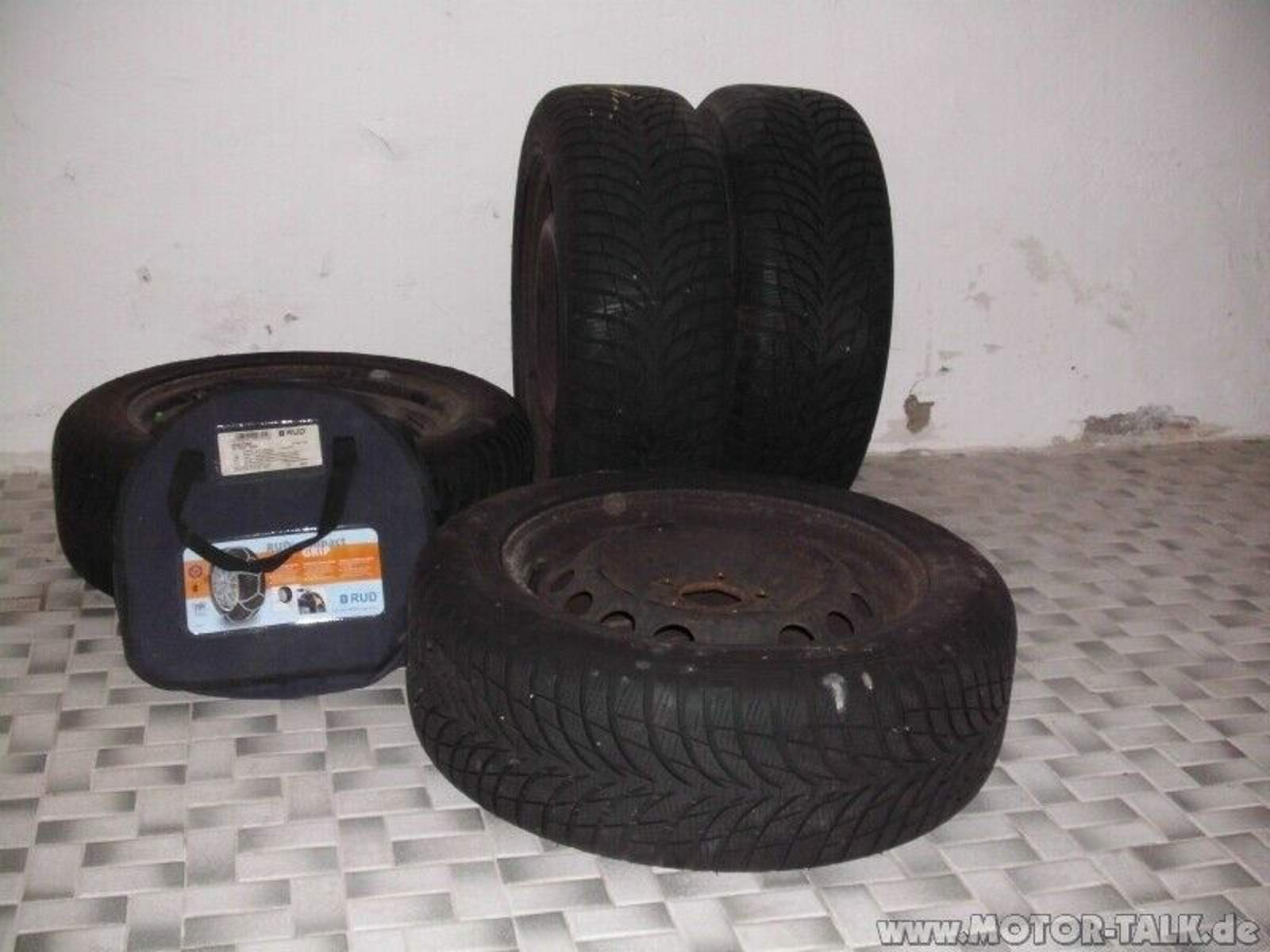 4x GoodYear Ultra Grip 7 auf Felge + Schneeketten : Biete