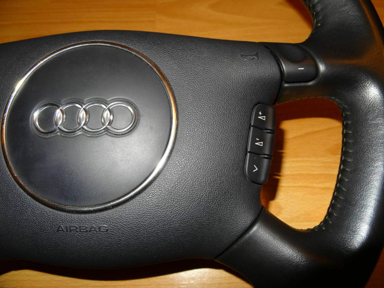 Audi A6 4B Lederlenkrad Multifunktionslenkrad Lenkrad : Biete