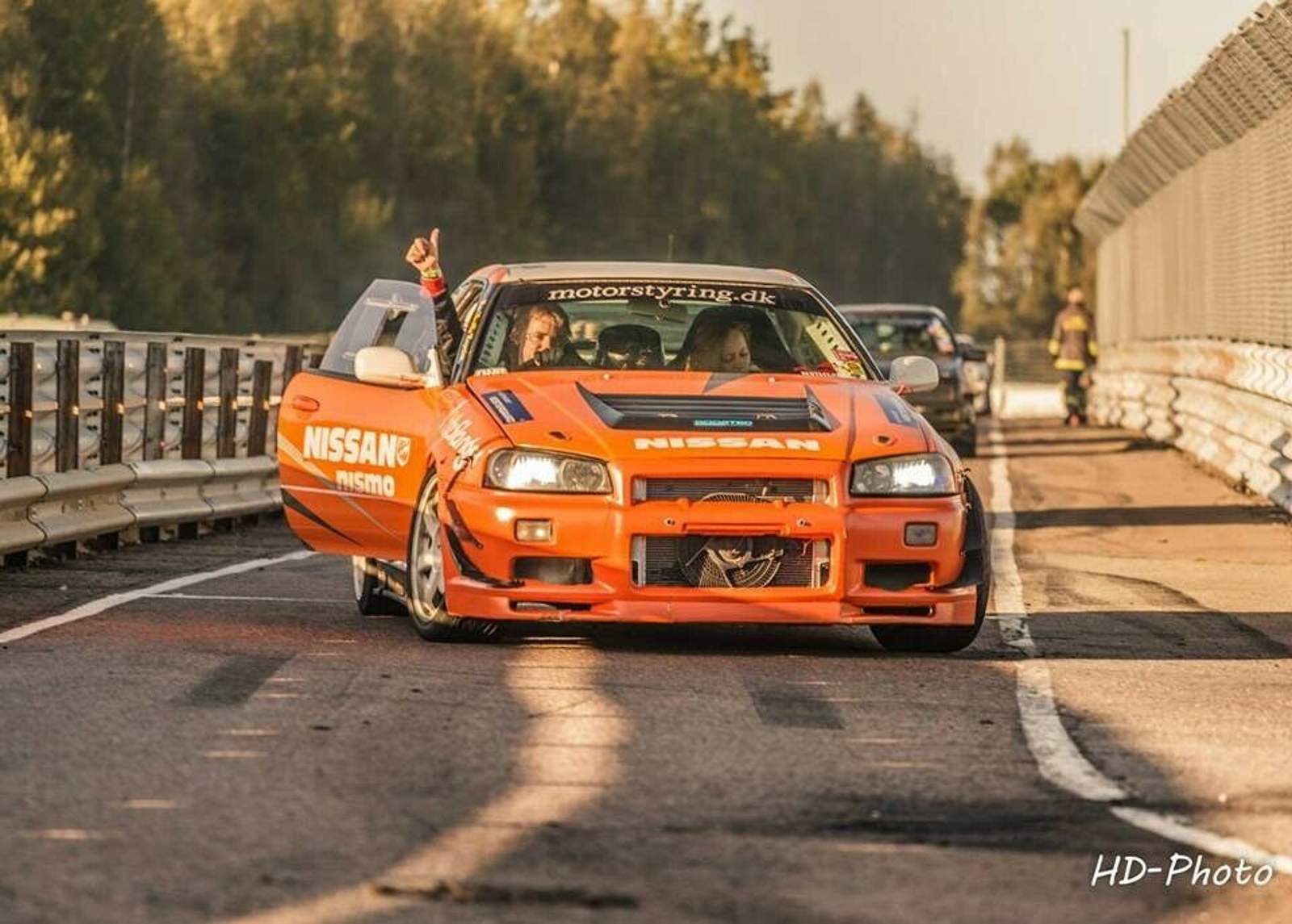 Nissan Skyline R34 mit Viper V10-Motor : Zehn Pötte fressen mehr Reifen ...