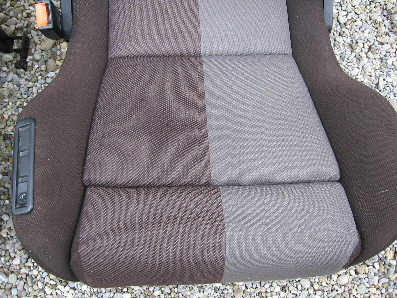 Fahrersitz : RECARO Idealsitz CS 84 – ABE Nr. 90240 - hier für VW 0600 ...