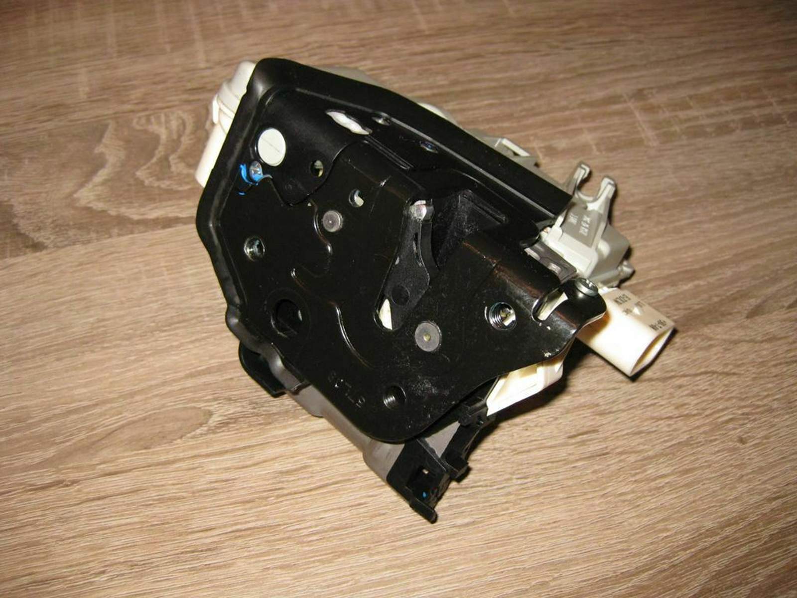 Audi A4 B8 8K, A5 8T, Türschloss vorne links, 8J1837015A : Biete