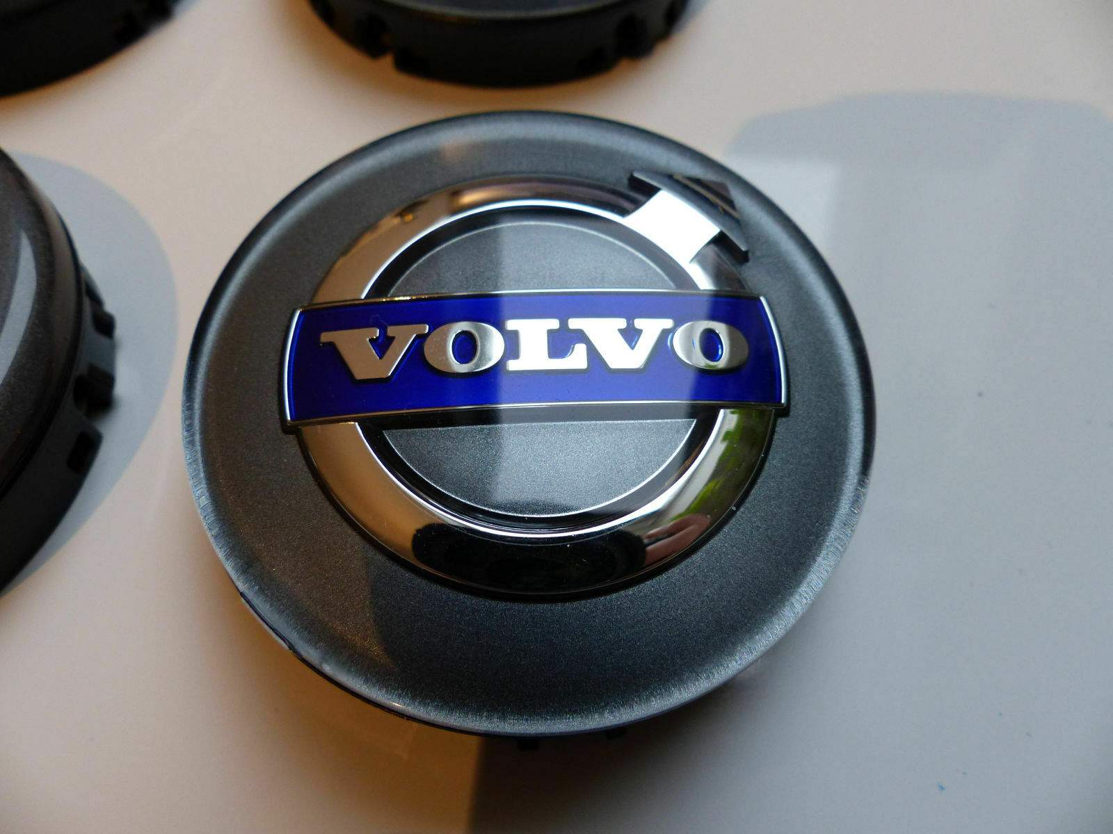 4x Volvo Nabenkappen silver Teilenr. 30671515 z.B. für V50 | Neu : Biete