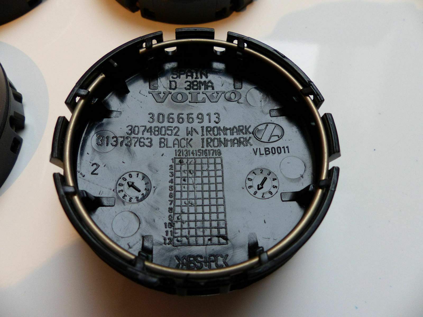 4x Volvo Nabenkappen silver Teilenr. 30671515 z.B. für V50 | Neu : Biete