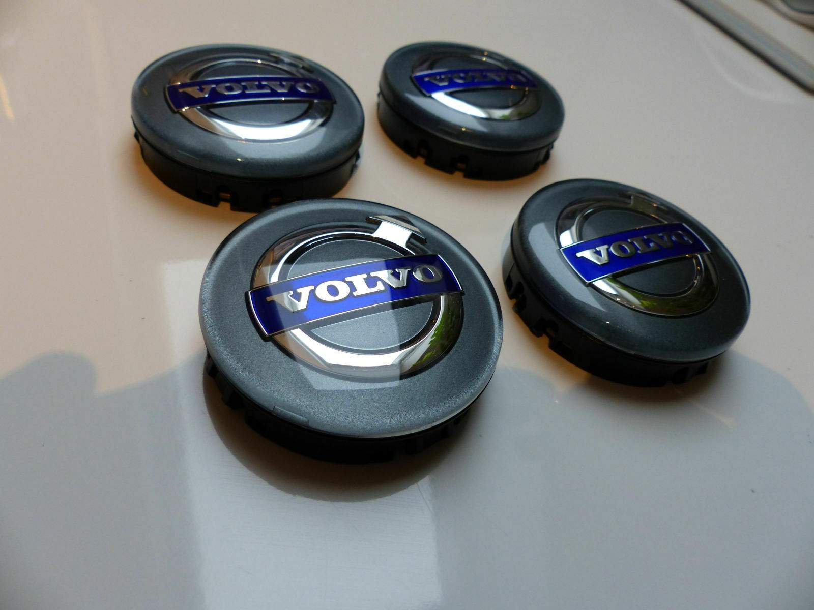 4x Volvo Nabenkappen silver Teilenr. 30671515 z.B. für V50 | Neu : Biete